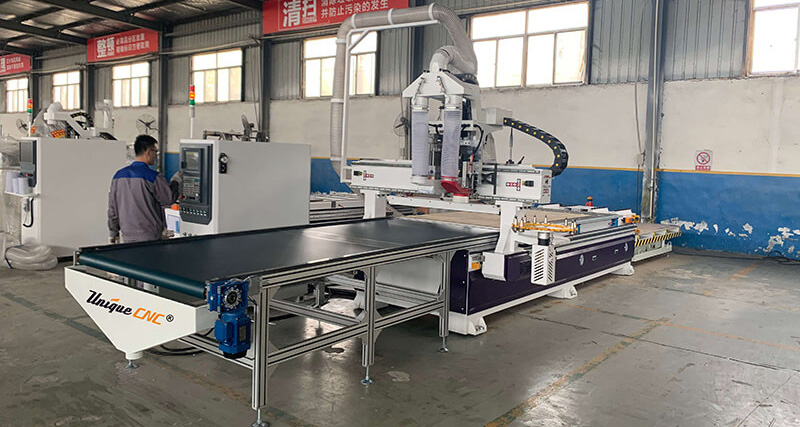 Auto feeding CNC wood nesting router with ATC and boring is ready to ...